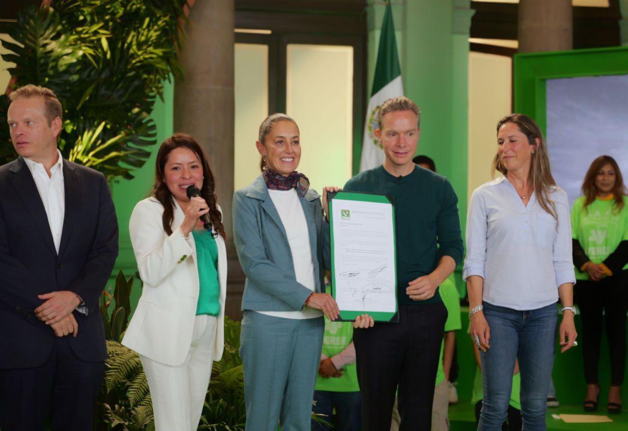 Claudia Sheinbaum recibe constancia como candidata del PVEM a la ...